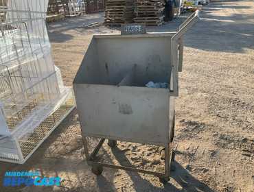 Repocast.com® | Metal Bin for Dirty/Clean Rags