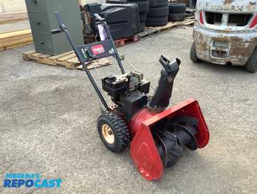 Repocast.com® | Lot of (1) Toro 38052 Snowthrower