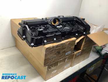 Repocast.com® | Lot of (4) BMW valve cover and gasket...
