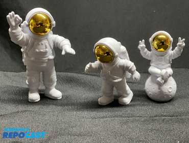 Repocast.com® | New Set of (3) Astronaut Spaceman...