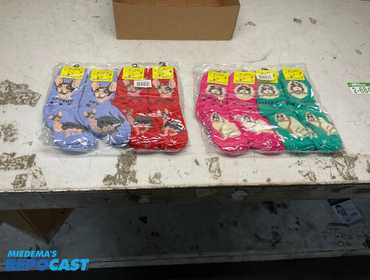 Repocast.com® | (24-pairs) of women's 9-11 foozy...