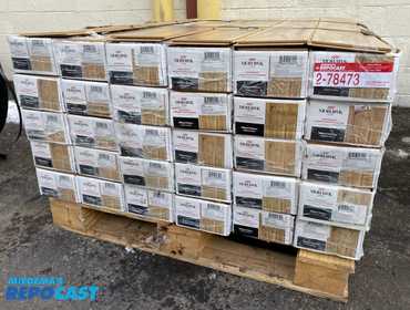 Repocast.com® | Lot of (30) boxes + 5 planks (ca 550...