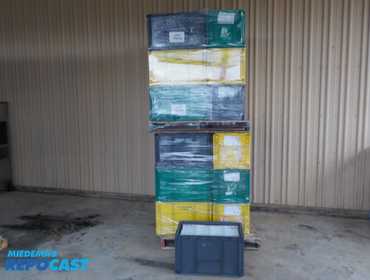 Repocast.com® | Lot of (30) plastic production totes,...