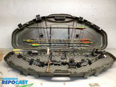 Repocast.com® | (1) Nova bow set with arrows and case