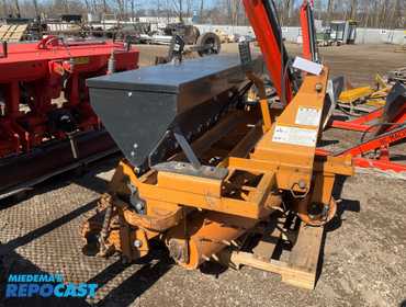 Repocast.com® | Woods STR60S-2 super turf renovator...