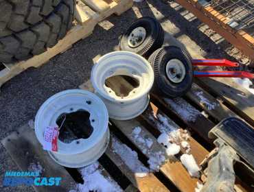 Repocast.com® | (2) yamaha four wheeler rims: (1) set...