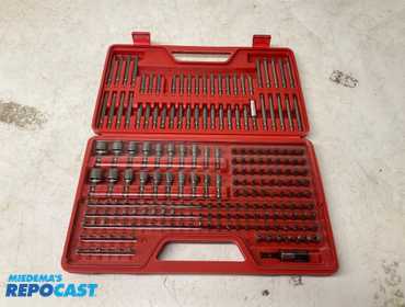 Repocast.com® | Craftsman bit set in hard plastic case.
