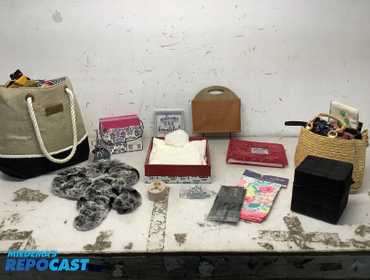 Repocast.com® | Lot of various housewares and decor...