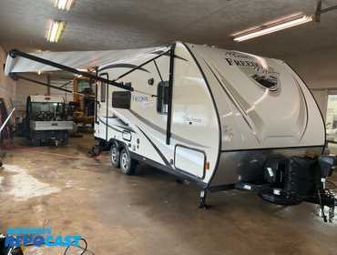 Repocast.com® | 2017 Forest River Freedom Express...