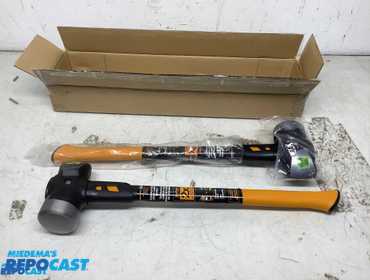 Repocast.com® | Lot of (2) Fiskars #750650 24” sledge...