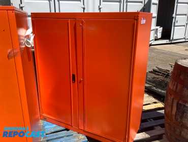Repocast.com® | Lot of (1) metal storage cabinet in...