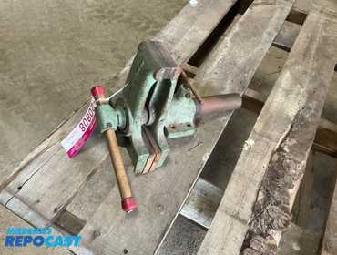 Repocast.com® | Under Bench Mount "Sheldon Vice", has...