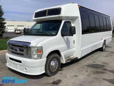 Repocast.com® | 2000 Ford Econoline E-450 Limousine...