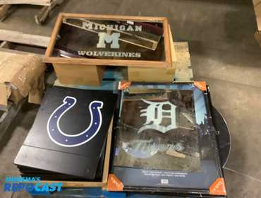 Repocast.com® | Skid lot of sports team logo wooden...