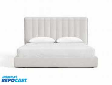 Repocast.com® | Lot of (1) Oliver Space Everrette...