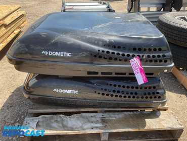 Repocast.com® | Lot of (2) Dometic rooftop RV air...