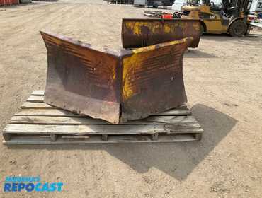 Repocast.com® | (1) Meyer V-shaped plow with a unique...