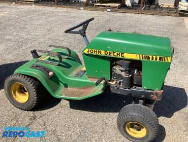 Repocast.com® | (1) John Deere 111 lawn tractor C111L...