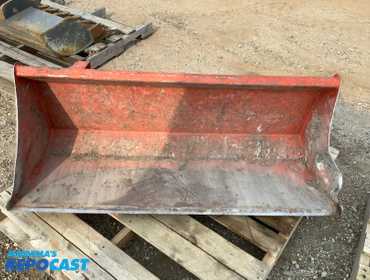 Repocast.com® | Kubota compact tractor loader bucket....