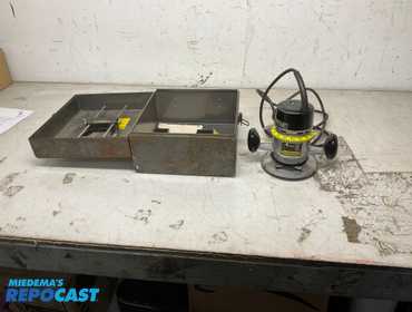 Repocast.com® | (1) Stanley router kit with a metal...