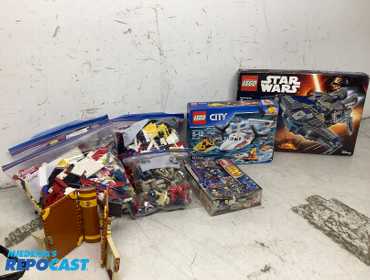 Repocast.com® | Lot of Legos. Several different sets....