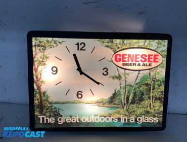 Repocast.com® | Vintage light up Genesee Beer and Ale...