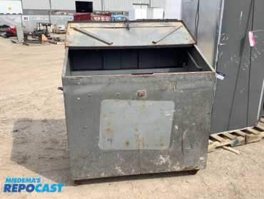 Repocast.com® | Lot of (1) lockable steel storage...