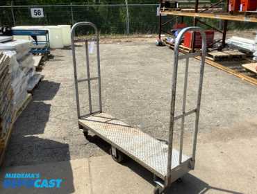 Repocast.com® | Lot of 1 U shaped Cart, handles are...