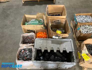 Repocast.com® | Skid lot of miscellaneous boat parts...