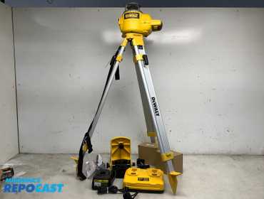Repocast.com® | Dewalt Laser Level DW077 with tripod