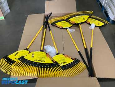 Repocast.com® | Lot of (6) Stanley heavy duty deluxe...
