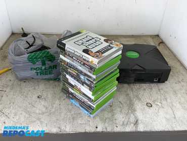 Repocast.com® | Lot of (1) Original Xbox System w/ (4)...