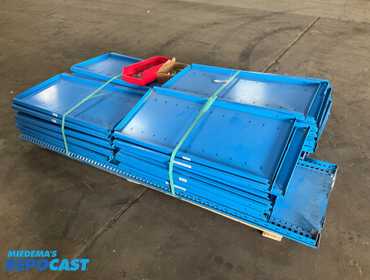 Repocast.com® | Metal shelving units blue. (7) upright...