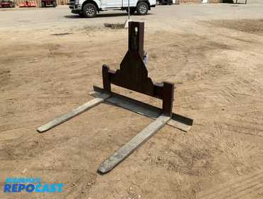 Repocast.com® | 3-point Fork Attachment, 47” forks,...