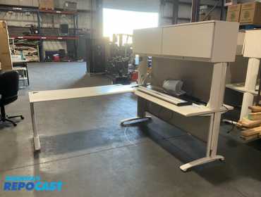 Repocast.com® | (3) Steelcase Office desks with desk...