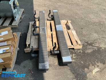Repocast.com® | Lot of (1) Set of running boards for...
