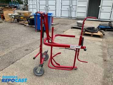 Repocast.com® | Lot of (1) trash can lifter