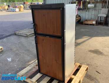 Repocast.com® | Dometic DM2652 RV Refrigerator