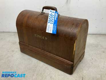 Repocast.com® | Lot of (1) Vintage 1951 Singer BZ 9-8...