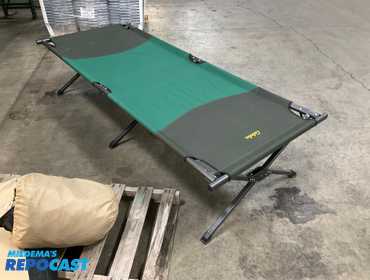 Repocast.com® | Lot of (1) Cabelas foldable Cot...