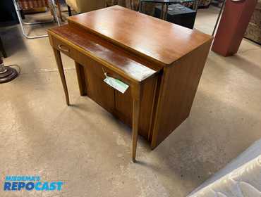 Repocast.com® | ANTIQUE EXPAND-O-MATIC TABLE. THIS IS...