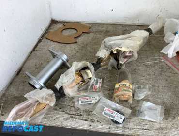 Repocast.com® | Lot of 1987 Yamaha Banshee rear axle...