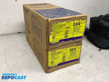 Repocast.com® | Lot of (2) Square D by Schneider H321N...