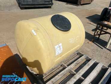 Repocast.com® | SNYDER 200 GALLON POLY TANK WITH LID