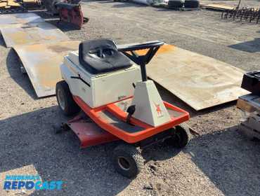 Repocast.com® | Lot of (1) Simplicity Cavalier 3110...