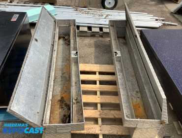 Repocast.com® | Lot of (2) Challenger truck utility...
