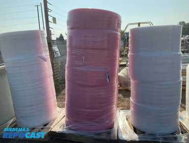 Repocast.com® | (6)Rolls of red bubble wrap packing...