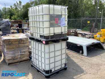 Repocast.com® | Lot of (2) Bulktainer GNX IBC Tote,...