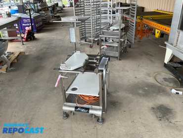 Repocast.com® | M&E Face to Face Deli Buddy...