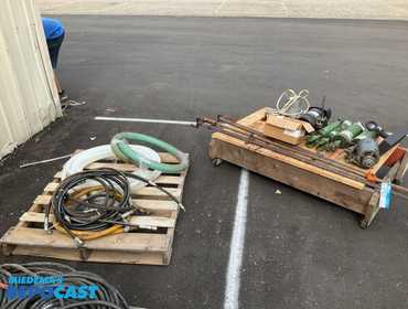 Repocast.com® | Lot of (2) skids - 1 on wheels of...